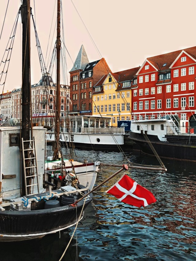 Top 10 Countries with the Best Labor Laws for Expats in 2025