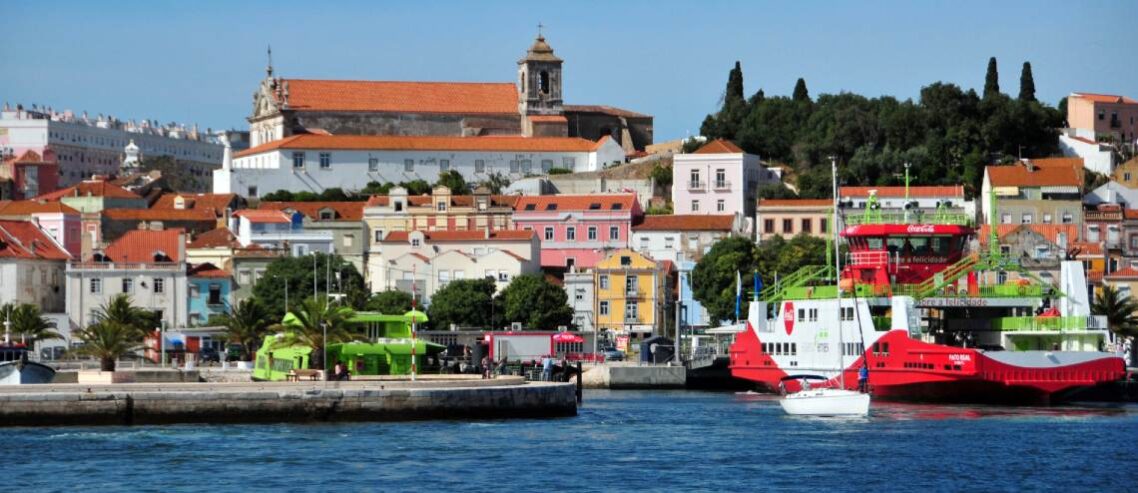 Portugal's 15 Best Expat Communities in 2025