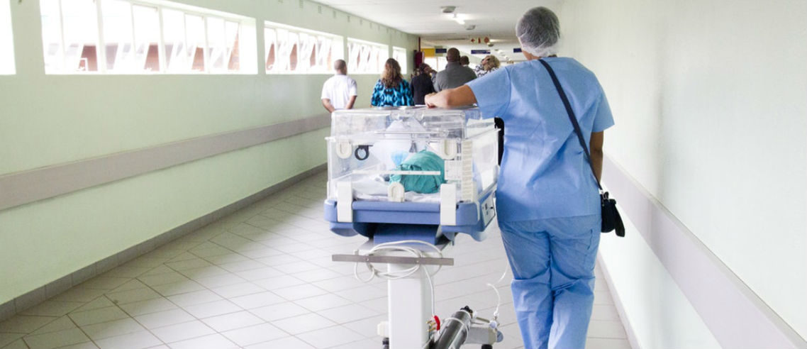 Differences between private and public insurance in the United States